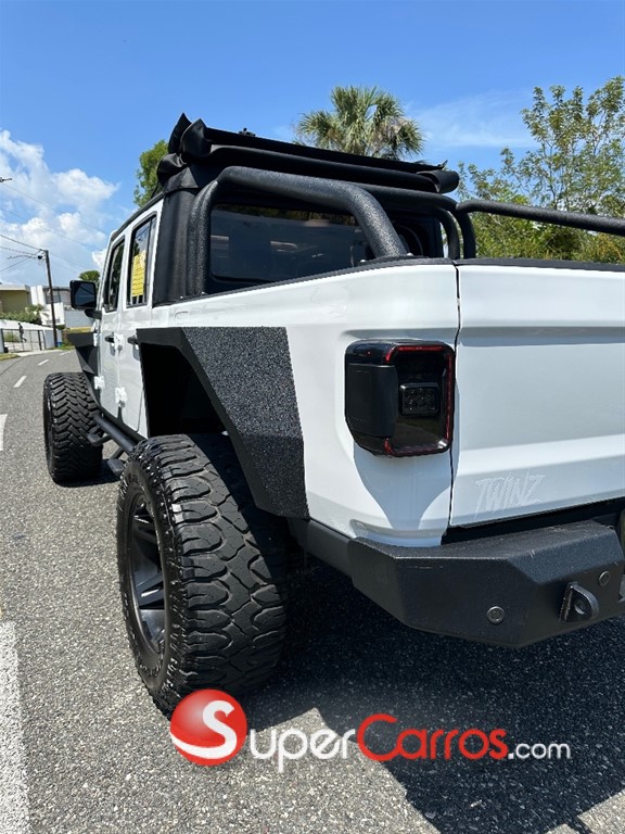 Jeep Gladiator SoFlo Customs 2020 #1496368 - SuperCarros.com