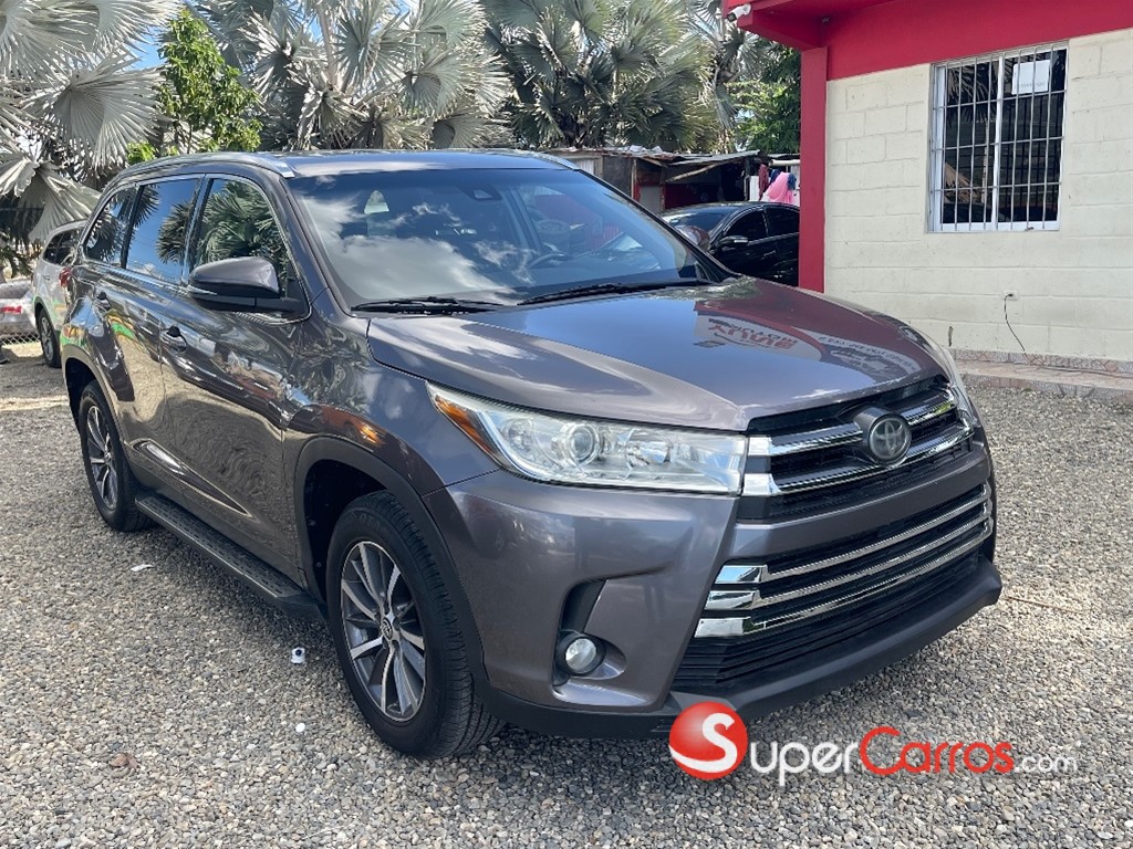 Toyota Highlander XLE 2019 #1580915 - SuperCarros.com