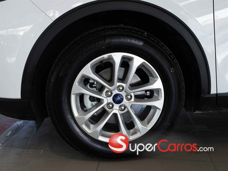 Ford Escape SE 2022 #1298090 - SuperCarros.com