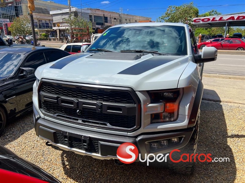 Ford F 150 Raptor SVT 2017 #1323706 - SuperCarros.com