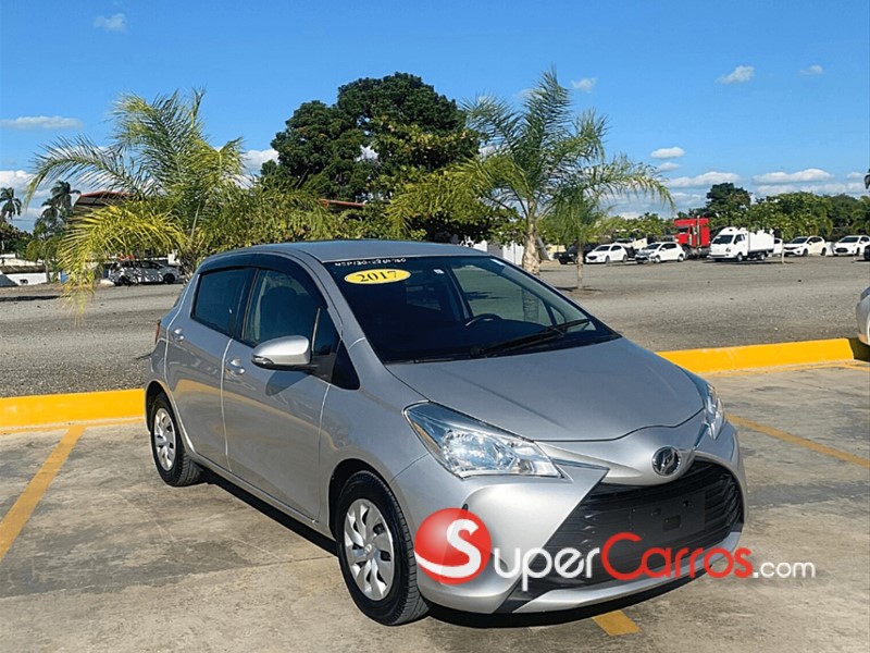 Toyota VITZ 2017 #1297045 - SuperCarros.com