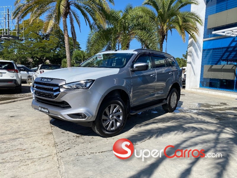 Isuzu Mux 2024 #1297867 - SuperCarros.com