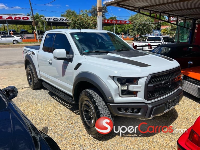 Ford F 150 Raptor SVT 2017 #1323706 - SuperCarros.com