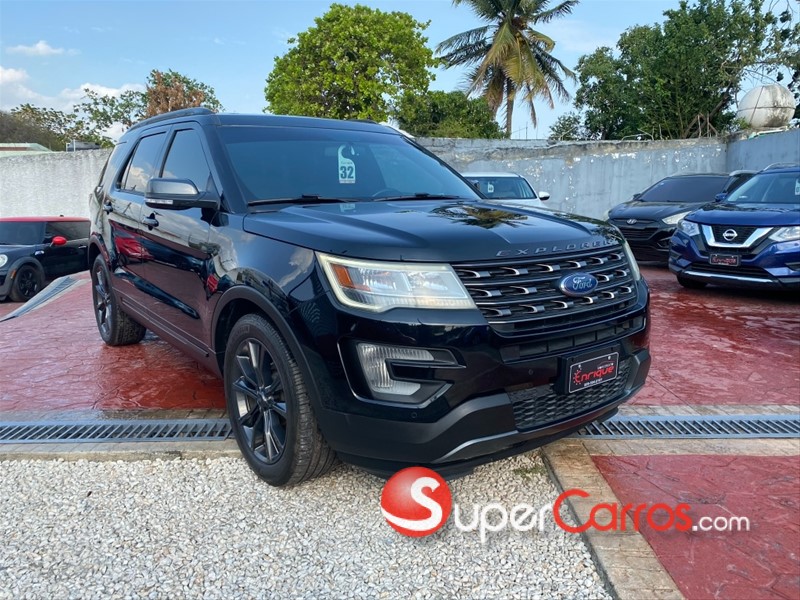 Ford Explorer XLT 2017 #1281527 - SuperCarros.com