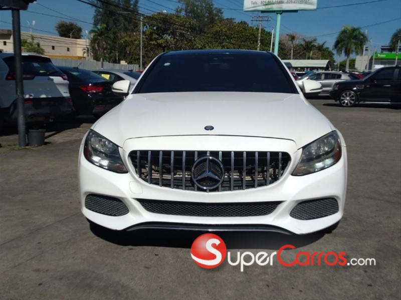 Mercedes-Benz Clase C 300 2016 #1480451 - SuperCarros.com