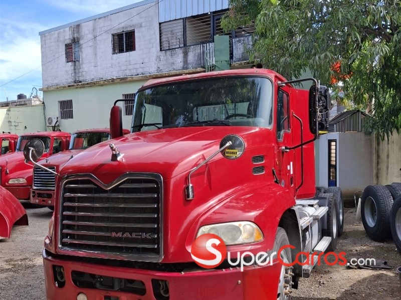 Mack Pinnacle 2014 #1502702 - SuperCarros.com