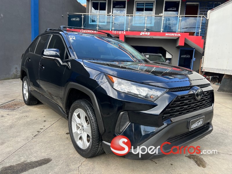 Toyota RAV4 LE 2020 #1512525 - SuperCarros.com