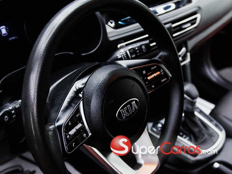 Kia Seltos LX 2021 #1513785 - SuperCarros.com