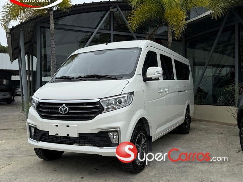 KYC V7 14 Pasajeros 2025 #1518291 - SuperCarros.com