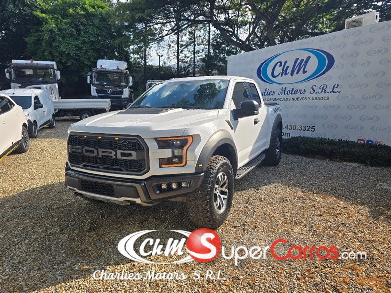 Ford F 150 Raptor SVT 2017 #1525786 - SuperCarros.com