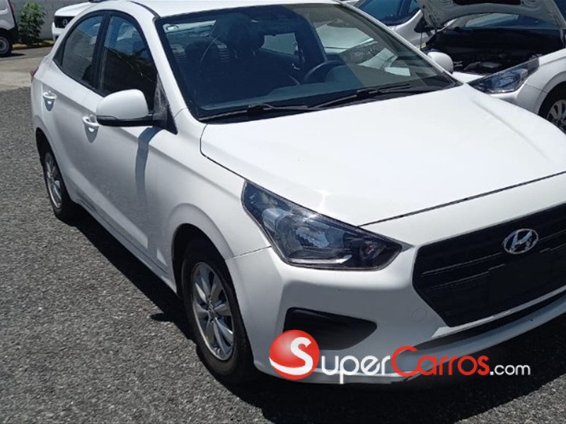 Hyundai Verna 2022 #1526002 - SuperCarros.com