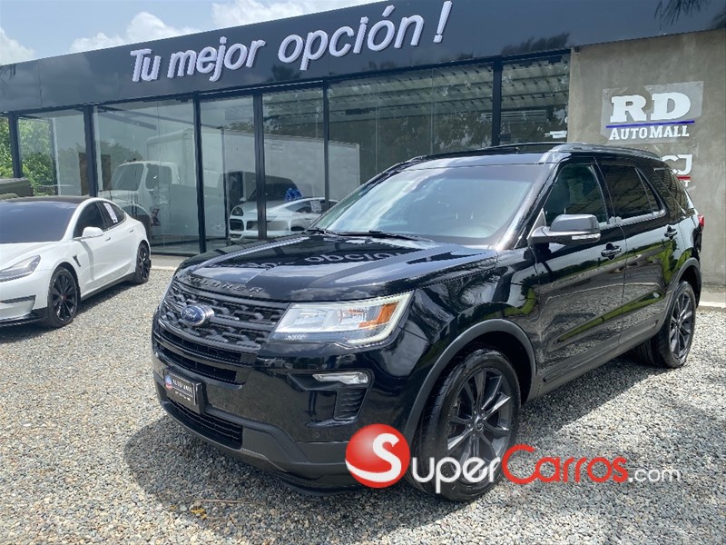Ford Explorer XLT 2018 #1528130 - SuperCarros.com