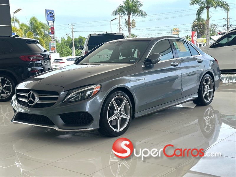 Mercedes-Benz Clase C 300 2017 #1278124 - SuperCarros.com