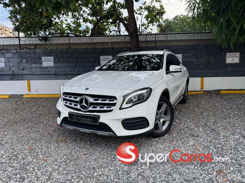 Mercedes-Benz Clase GLA 180 AMG 2019 #1536962 - SuperCarros.com