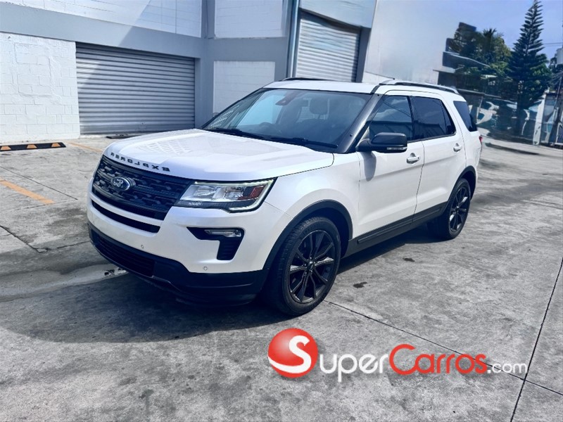 Ford Explorer Limited 2018 #1540842 - SuperCarros.com