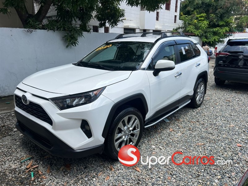 Toyota RAV4 LE 2020 #1316460 - SuperCarros.com