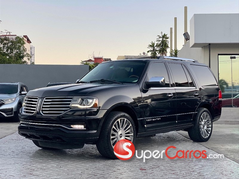 Lincoln Navigator 2015 #1555976 - SuperCarros.com