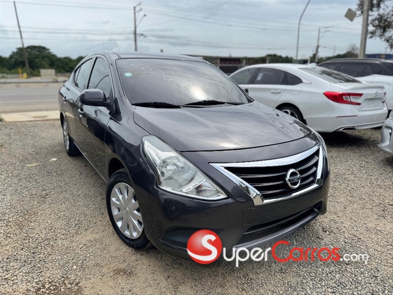 Nissan Versa 2020 #1563222 - SuperCarros.com