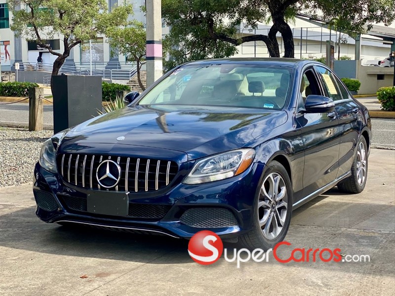 Mercedes-Benz Clase C 300 2017 #1520048 - SuperCarros.com