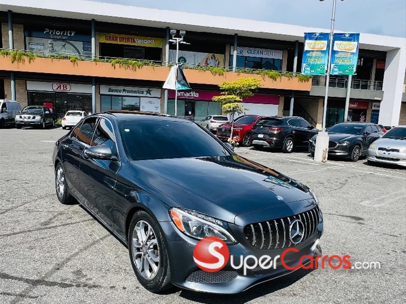 Mercedes-Benz Clase C 300 4 Matic 2016 #1565486 - SuperCarros.com