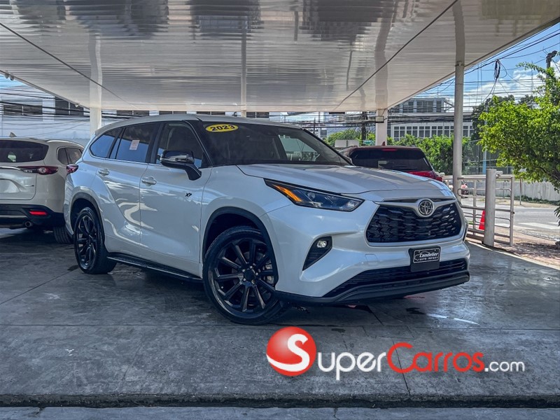 Toyota Highlander LE Plus 2023 #1567082 - SuperCarros.com
