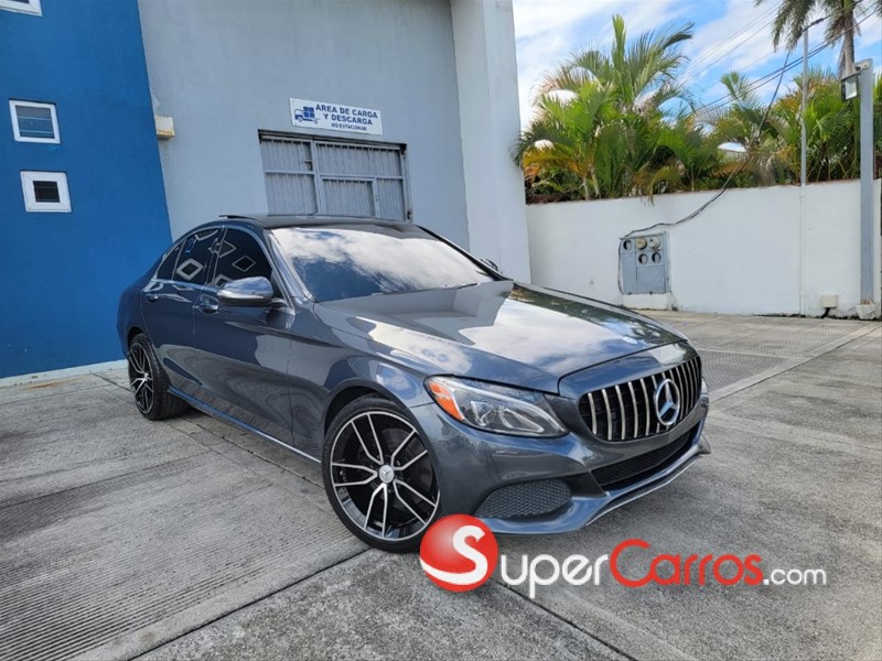 Mercedes-Benz Clase C 300 4 Matic 2016 #1576666 - SuperCarros.com